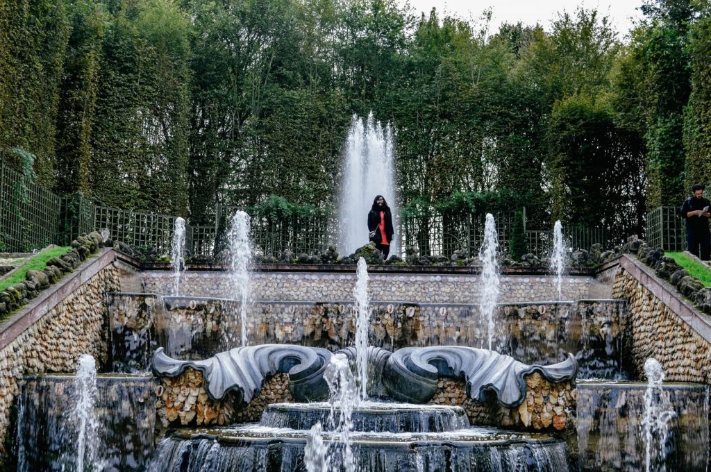 Versailles Gallery - Simply Blessed Shy