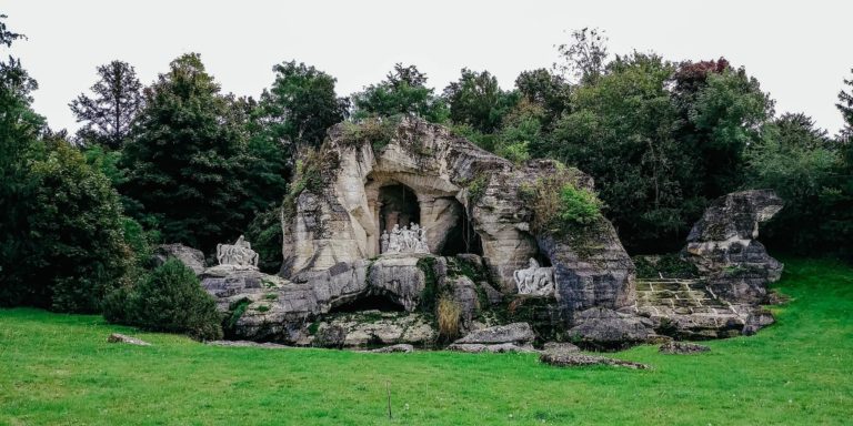 10 Photos that will make you want to visit Versailles in the fall