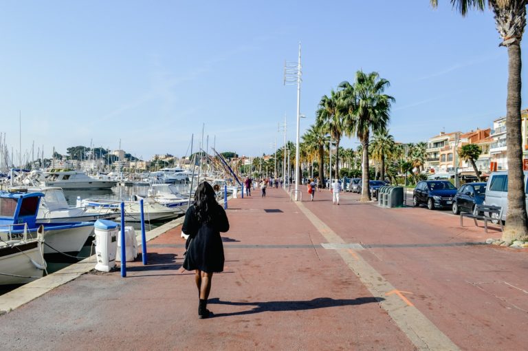 A stroll through Bandol - Simply Blessed Shy