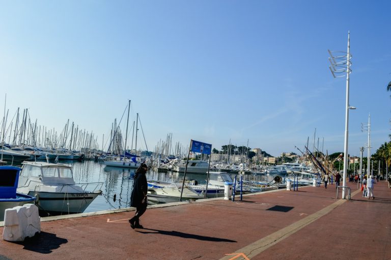 A stroll through Bandol - Simply Blessed Shy