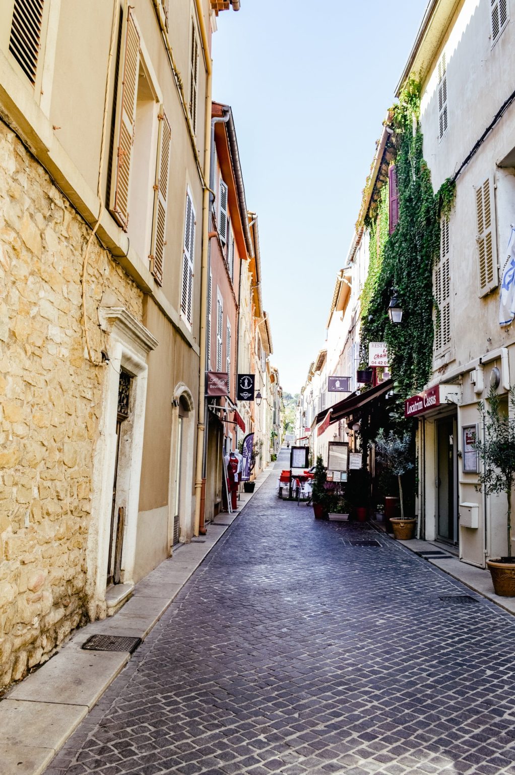 A trip to Cassis, a colourful harbor town in Provence - Simply Blessed Shy