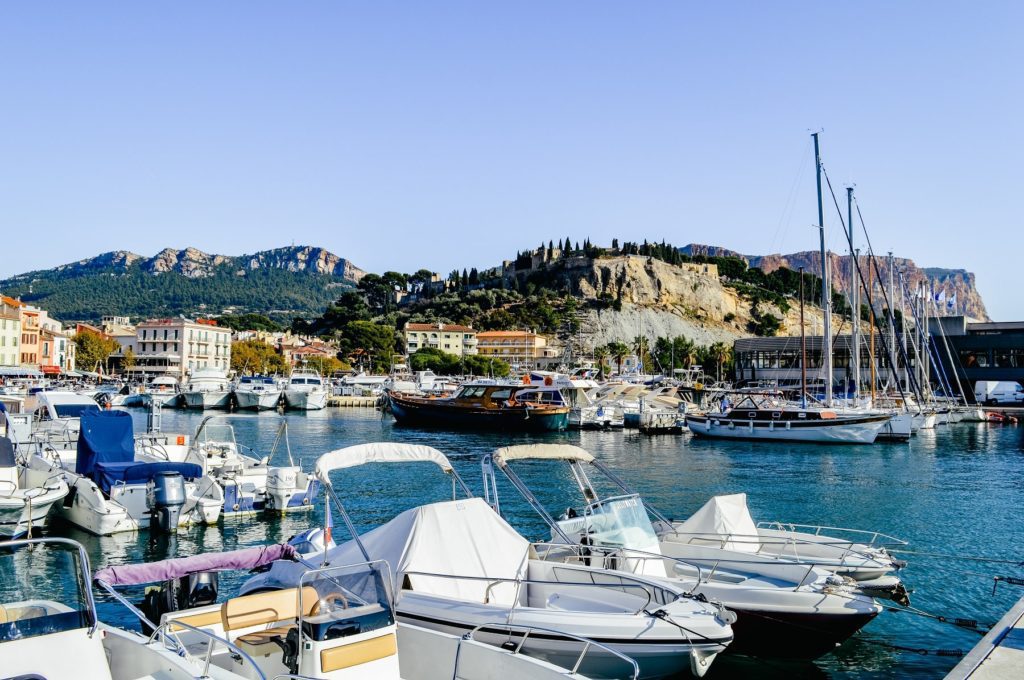 A trip to Cassis, a colourful harbor town in Provence - Simply Blessed Shy